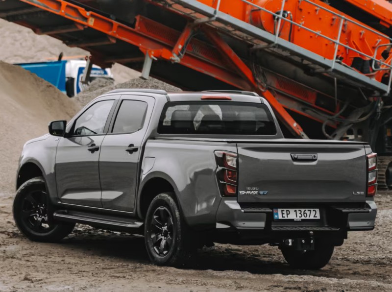 Isuzu D-Max 2025 reviews, technical data, prices
